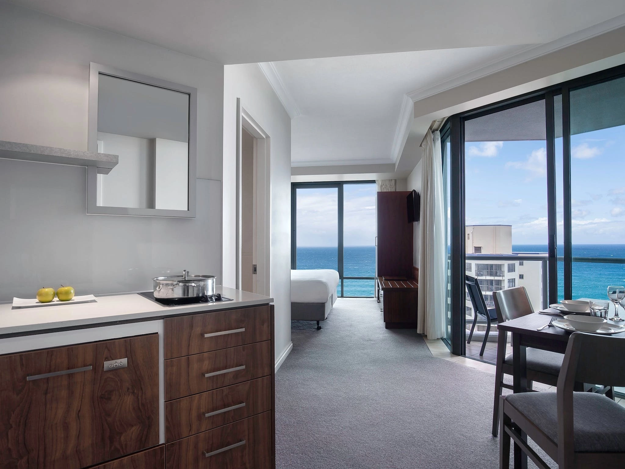 Mantra Legends Hotel | Experience Gold Coast