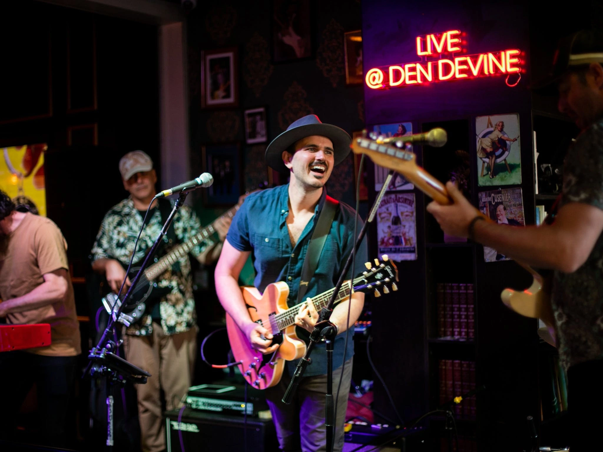 Den Devine Restaurant & Music Hall | Experience Gold Coast
